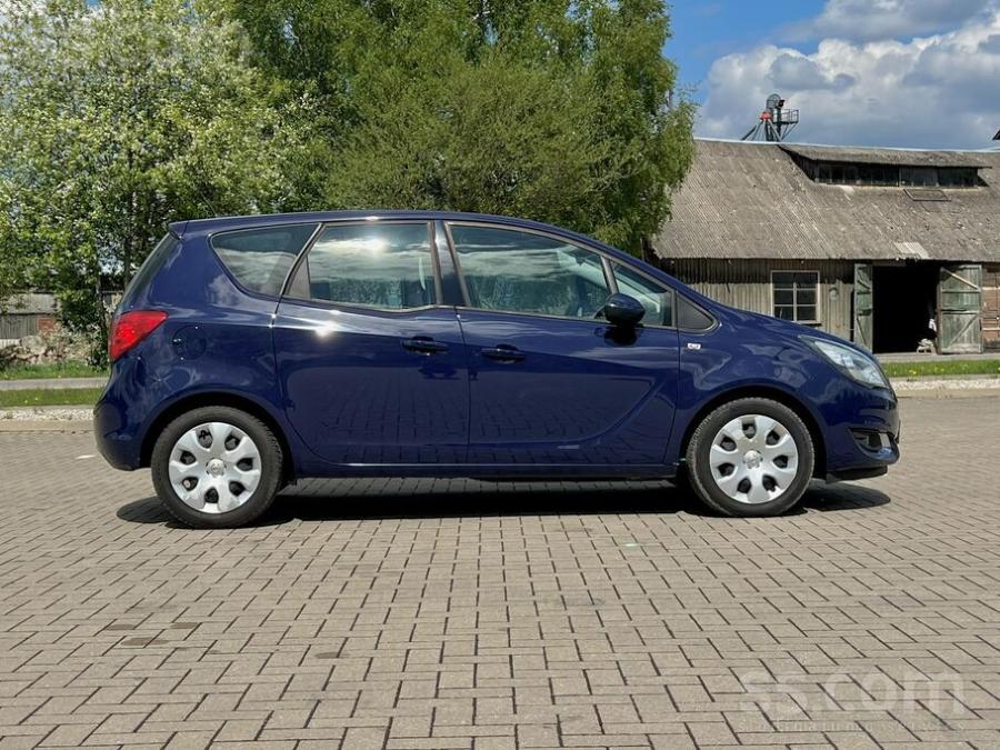 Blue Opel Meriva 2015 in Valmiera, with an engine capacity of 1.60 L and mileage of 181 thousand km for 5000 €, photo 5 on AUTOMOTO.COM.LV