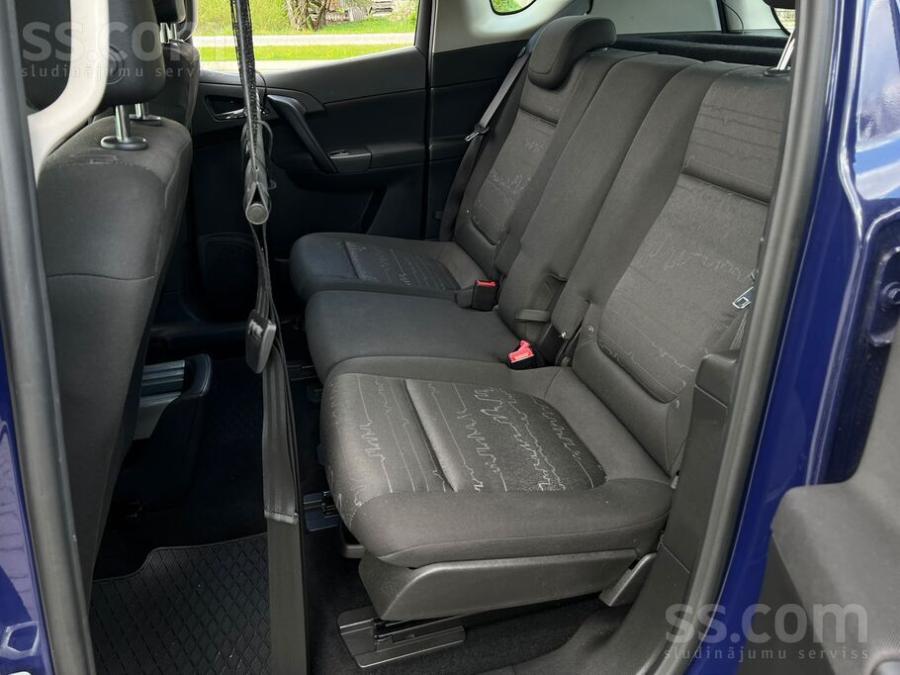 Blue Opel Meriva 2015 in Valmiera, with an engine capacity of 1.60 L and mileage of 181 thousand km for 5000 €, photo 6 on AUTOMOTO.COM.LV
