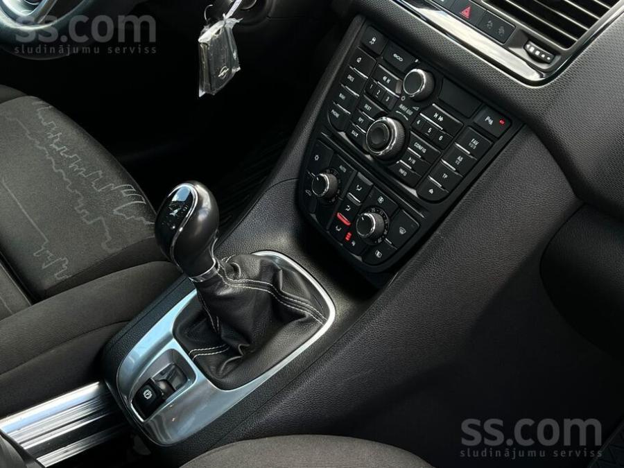 Blue Opel Meriva 2015 in Valmiera, with an engine capacity of 1.60 L and mileage of 181 thousand km for 5000 €, photo 9 on AUTOMOTO.COM.LV