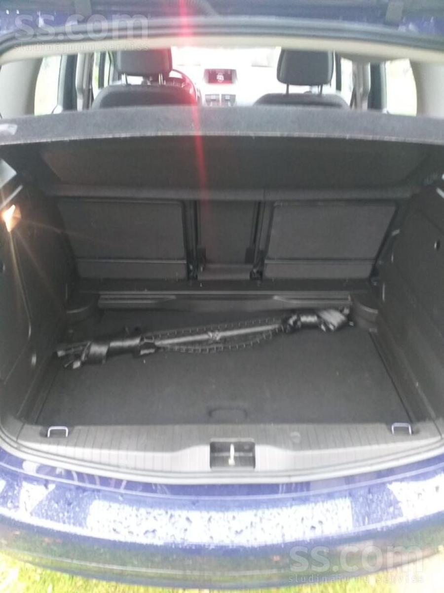 Blue Opel Meriva 2015 in Valmiera, with an engine capacity of 1.60 L and mileage of 181 thousand km for 5000 €, photo 15 on AUTOMOTO.COM.LV