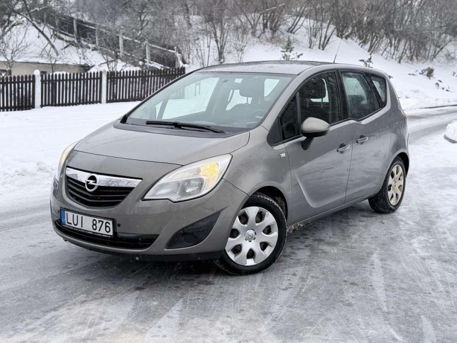 Brown Opel Meriva 2010 in Vilnius, with an engine capacity of 1.40 L and mileage of 220 thousand km for 2300 €, photo 1 on AUTOMOTO.COM.LV
