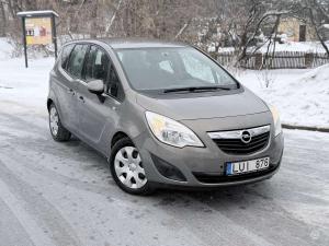 Brown Opel Meriva 2010 in Vilnius, with an engine capacity of 1.40 L and mileage of 220 thousand km for 2300 €, photo 2 on AUTOMOTO.COM.LV