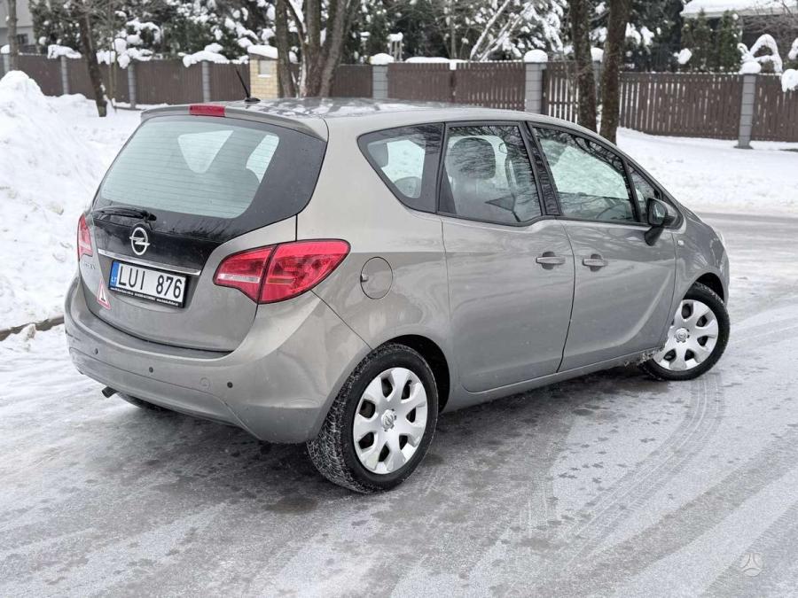 Brown Opel Meriva 2010 in Vilnius, with an engine capacity of 1.40 L and mileage of 220 thousand km for 2300 €, photo 3 on AUTOMOTO.COM.LV