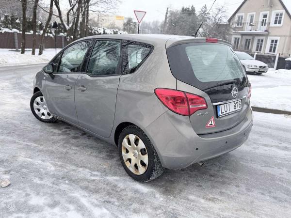Brown Opel Meriva 2010 in Vilnius, with an engine capacity of 1.40 L and mileage of 220 thousand km for 2300 €, photo 4 on AUTOMOTO.COM.LV