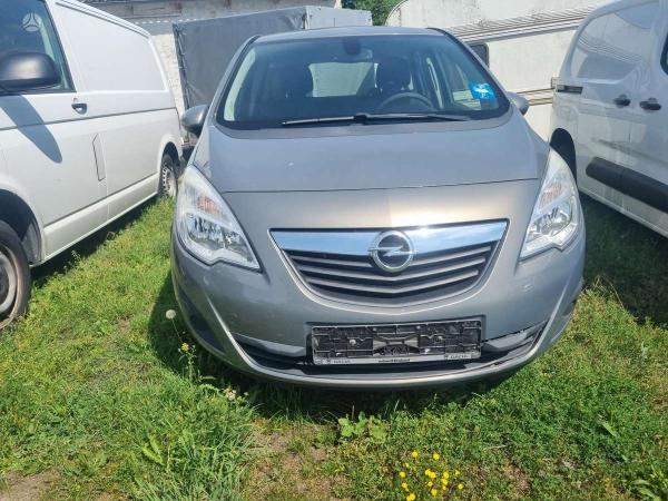Brown Opel Meriva 2010 in Telschi, with an engine capacity of 1.40 L and mileage of 194 thousand km for 2650 €, photo 7 on AUTOMOTO.COM.LV