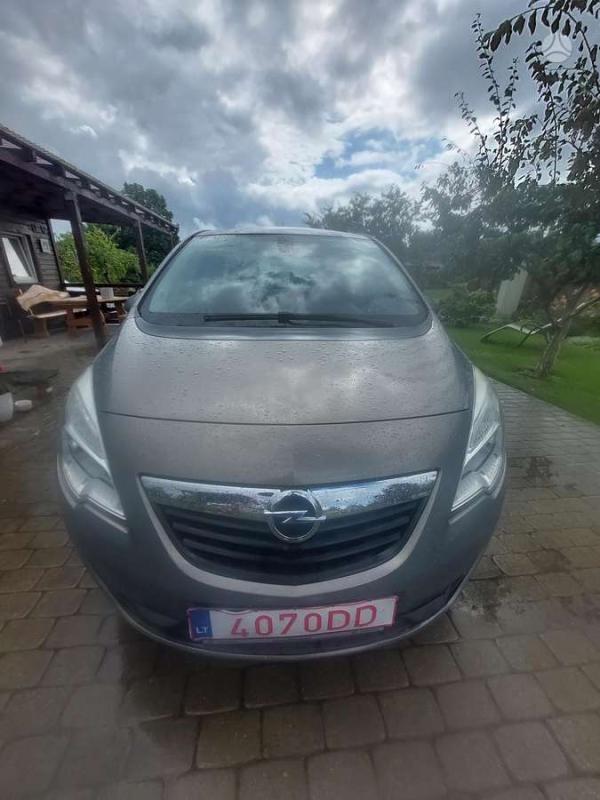 Brown Opel Meriva 2010 in Telschi, with an engine capacity of 1.40 L and mileage of 194 thousand km for 2650 €, photo 8 on AUTOMOTO.COM.LV