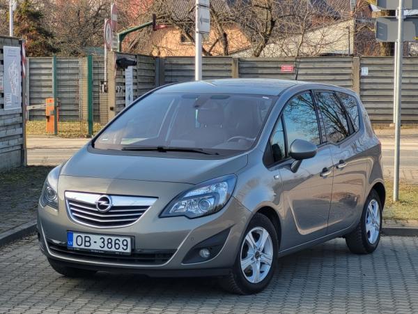 Brown Opel Meriva 2011 in Riga, with an engine capacity of 1.30 L and mileage of 212 thousand km for 4290 €, photo 1 on AUTOMOTO.COM.LV