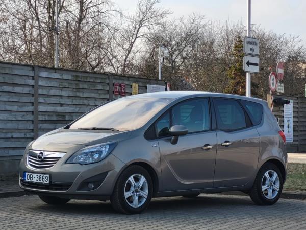 Brown Opel Meriva 2011 in Riga, with an engine capacity of 1.30 L and mileage of 212 thousand km for 4290 €, photo 5 on AUTOMOTO.COM.LV