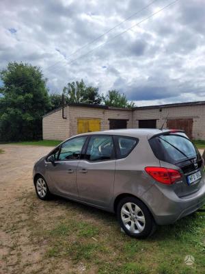 Brown Opel Meriva 2011 in Moletai, with an engine capacity of 1.69 L and mileage of 274 thousand km for 1500 €, photo 5 on AUTOMOTO.COM.LV