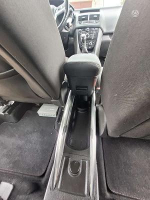 Brown Opel Meriva 2011 in Moletai, with an engine capacity of 1.69 L and mileage of 274 thousand km for 1500 €, photo 14 on AUTOMOTO.COM.LV