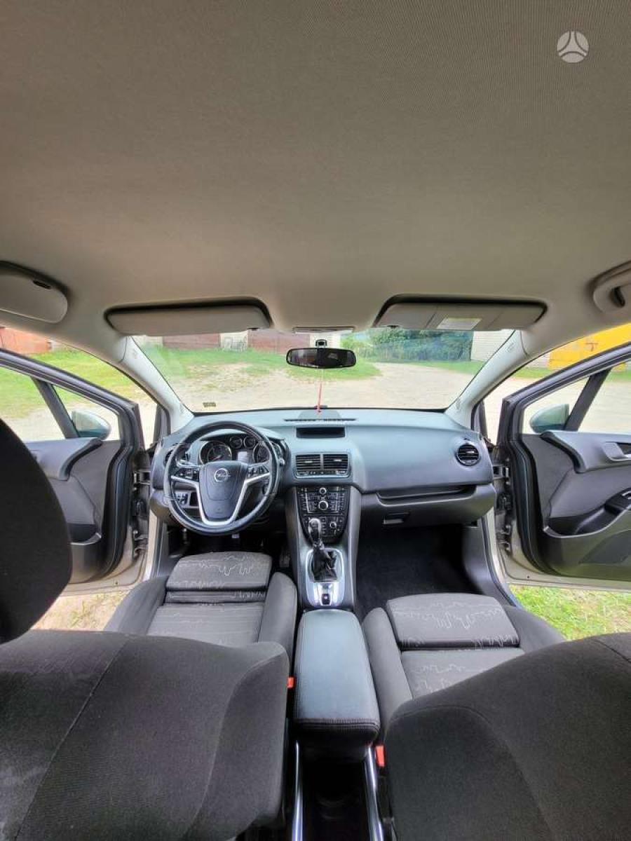Brown Opel Meriva 2011 in Moletai, with an engine capacity of 1.69 L and mileage of 274 thousand km for 1500 €, photo 17 on AUTOMOTO.COM.LV