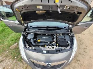Brown Opel Meriva 2011 in Moletai, with an engine capacity of 1.69 L and mileage of 274 thousand km for 1500 €, photo 27 on AUTOMOTO.COM.LV