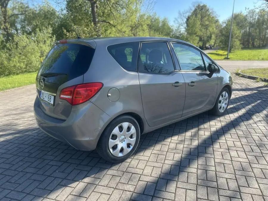 Brown Opel Meriva 2012 in Grobiņa, with an engine capacity of 1.70 L and mileage of 260 thousand km for 3400 €, photo 4 on AUTOMOTO.COM.LV