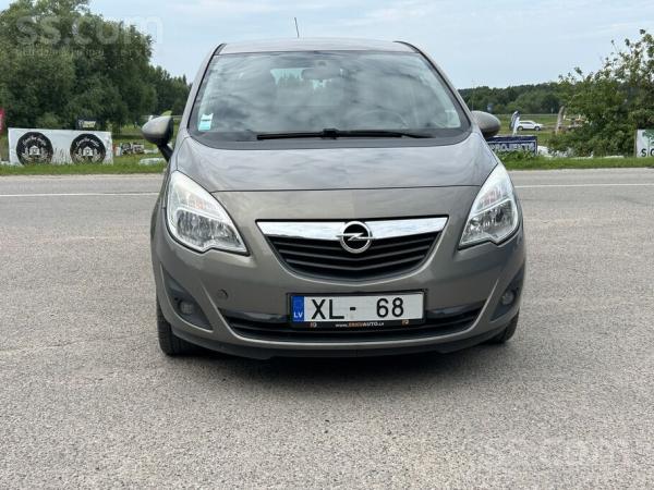 Brown Opel Meriva 2012 in Liepaja, with an engine capacity of 1.70 L and mileage of 260 thousand km for 3400 €, photo 3 on AUTOMOTO.COM.LV