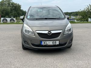 Brown Opel Meriva 2012 in Liepaja, with an engine capacity of 1.70 L and mileage of 260 thousand km for 3400 €, photo 3 on AUTOMOTO.COM.LV