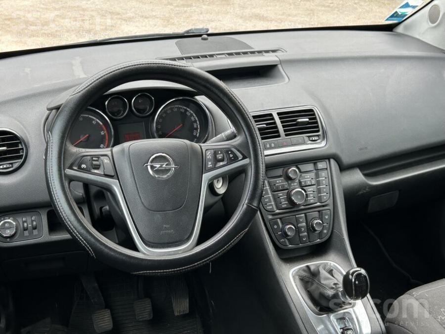 Brown Opel Meriva 2012 in Liepaja, with an engine capacity of 1.70 L and mileage of 260 thousand km for 3400 €, photo 7 on AUTOMOTO.COM.LV