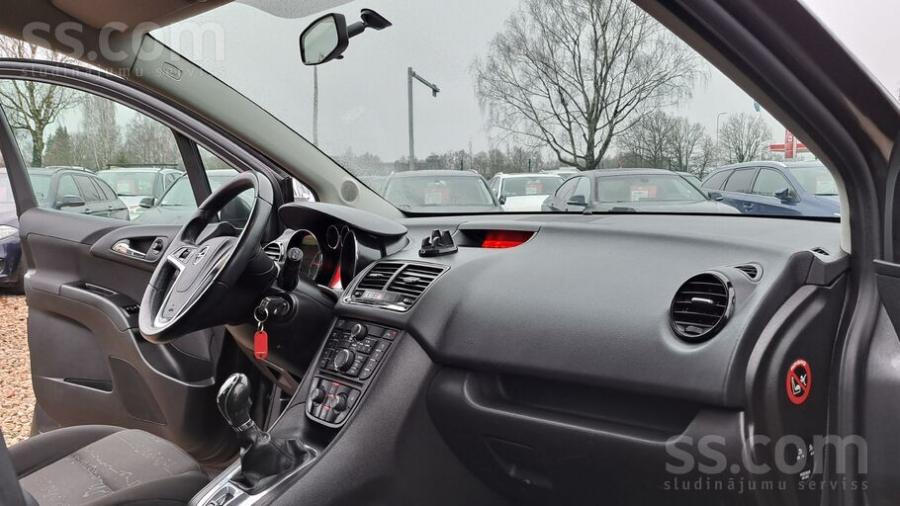 Brown Opel Meriva 2010 in Jelgava, with an engine capacity of 1.30 L and mileage of 198 thousand km for 3790 €, photo 7 on AUTOMOTO.COM.LV