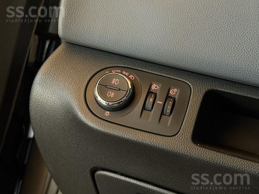 Brown Opel Meriva 2010 in Tukums, with an engine capacity of 1.40 L and mileage of 228 thousand km for 4000 €, photo 15 on AUTOMOTO.COM.LV