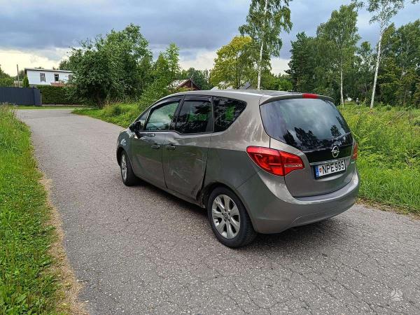 Brūns Opel Meriva 2010 Panevēža, ar dzinēja tilpumu 1.36 L un nobraukumu 258 tūkst. km par 1700 €, foto 5 vietnē AUTOMOTO.COM.LV