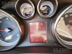 Brown Opel Meriva 2010 in Saldus, with an engine capacity of 1.70 L and mileage of 240 thousand km for 3200 €, photo 8 on AUTOMOTO.COM.LV