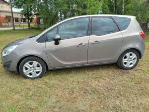 Brown Opel Meriva 2011 in Kuldiga, with an engine capacity of 1.70 L and mileage of 232 thousand km for 4750 €, photo 3 on AUTOMOTO.COM.LV