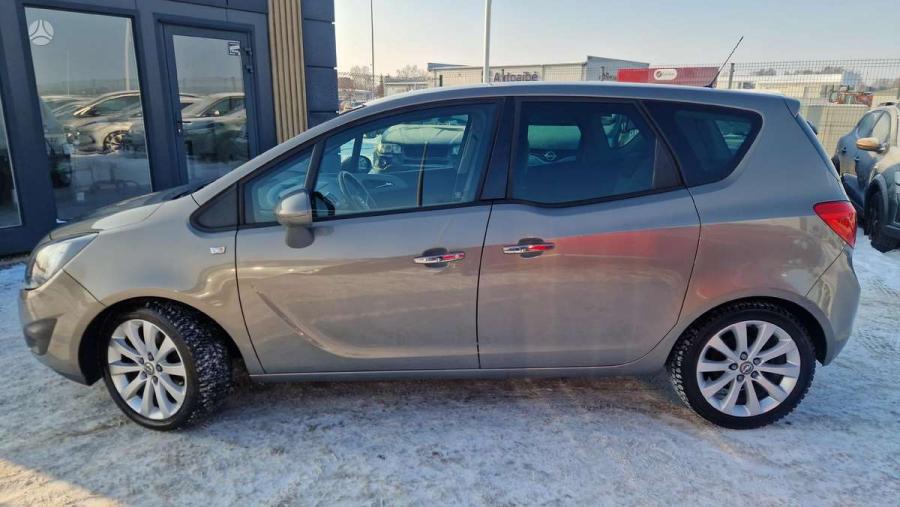 Brown Opel Meriva 2011 in Marijampole, with an engine capacity of 1.69 L and mileage of 183 thousand km for 3590 €, photo 17 on AUTOMOTO.COM.LV