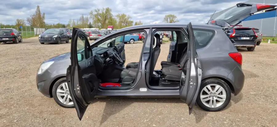 Brown Opel Meriva 2011 in Daugavpils, with an engine capacity of 1.70 L and mileage of 252 thousand km for 5350 €, photo 26 on AUTOMOTO.COM.LV