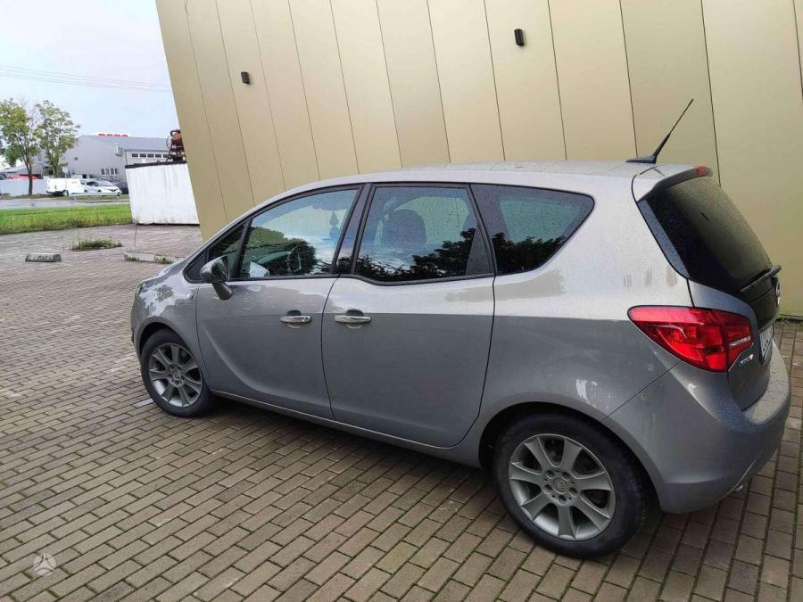 Brown Opel Meriva 2011 in Kaunas, with an engine capacity of 1.36 L and mileage of 190 thousand km for 3300 €, photo 8 on AUTOMOTO.COM.LV