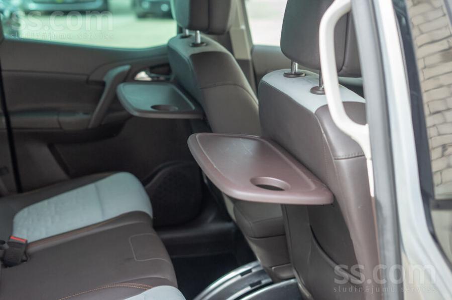 Brūns Opel Meriva 2011 Liepāja, ar dzinēja tilpumu 1.70 L un nobraukumu 192 tūkst. km par 4400 €, foto 24 vietnē AUTOMOTO.COM.LV