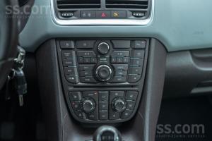 Brown Opel Meriva 2011 in Liepaja, with an engine capacity of 1.70 L and mileage of 192 thousand km for 4400 €, photo 15 on AUTOMOTO.COM.LV