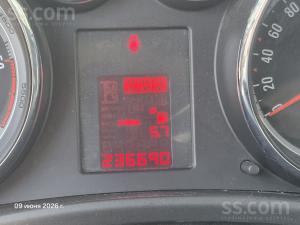 Brūns Opel Meriva 2012 Daugavpils, ar dzinēja tilpumu 1.70 L un nobraukumu 236 tūkst. km par 3300 €, foto 7 vietnē AUTOMOTO.COM.LV