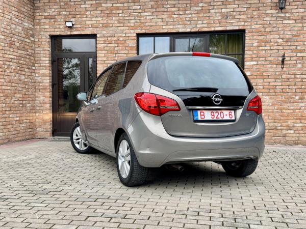 Brown Opel Meriva 2012 in Riga, with an engine capacity of 1.70 L and mileage of 240 thousand km for 4950 €, photo 9 on AUTOMOTO.COM.LV