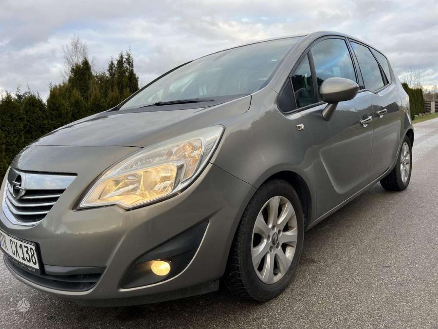Brown Opel Meriva 2013 in Plunge, with an engine capacity of 1.69 L and mileage of 257 thousand km for 3800 €, photo 3 on AUTOMOTO.COM.LV