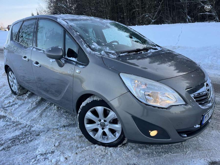 Brown Opel Meriva 2013 in Plunge, with an engine capacity of 1.69 L and mileage of 257 thousand km for 3800 €, photo 2 on AUTOMOTO.COM.LV