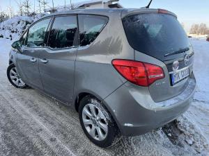 Brown Opel Meriva 2013 in Plunge, with an engine capacity of 1.69 L and mileage of 257 thousand km for 3800 €, photo 8 on AUTOMOTO.COM.LV
