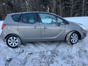 Brown Opel Meriva 2013 in Plunge, with an engine capacity of 1.69 L and mileage of 258 thousand km for 3600 €, photo  on AUTOMOTO.COM.LV