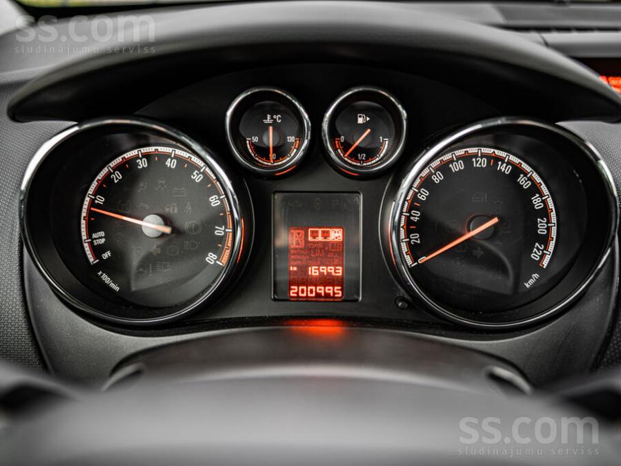 Brown Opel Meriva 2013 in Kuldiga, with an engine capacity of 1.40 L and mileage of 201 thousand km for 4990 €, photo 25 on AUTOMOTO.COM.LV
