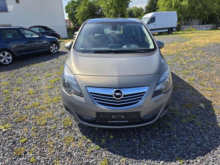 Brown Opel Meriva 2013 in Marijampole, with an engine capacity of 1.69 L and mileage of 280 thousand km for 3700 €, photo 3 on AUTOMOTO.COM.LV