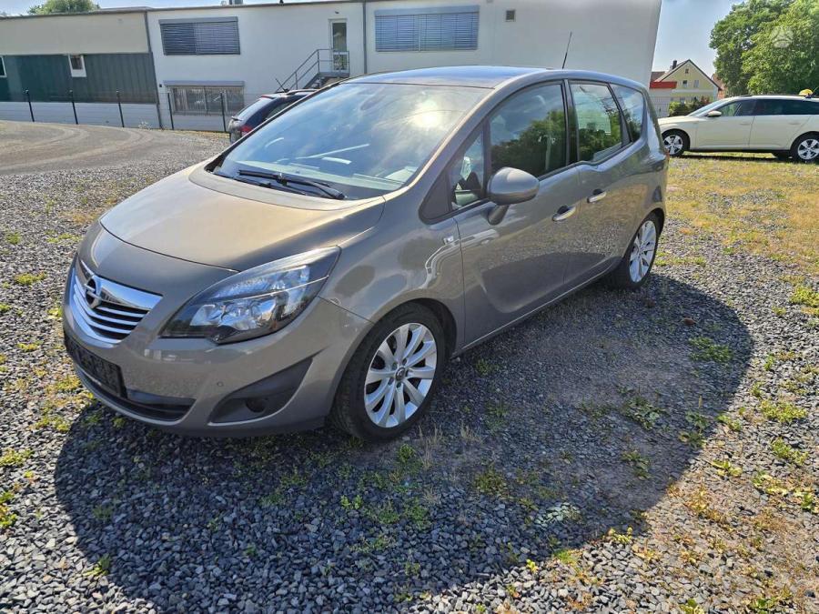 Brown Opel Meriva 2013 in Marijampole, with an engine capacity of 1.69 L and mileage of 280 thousand km for 3700 €, photo 4 on AUTOMOTO.COM.LV