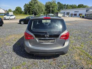 Brown Opel Meriva 2013 in Marijampole, with an engine capacity of 1.69 L and mileage of 280 thousand km for 3700 €, photo 6 on AUTOMOTO.COM.LV