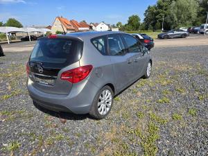 Brown Opel Meriva 2013 in Marijampole, with an engine capacity of 1.69 L and mileage of 280 thousand km for 3700 €, photo 7 on AUTOMOTO.COM.LV