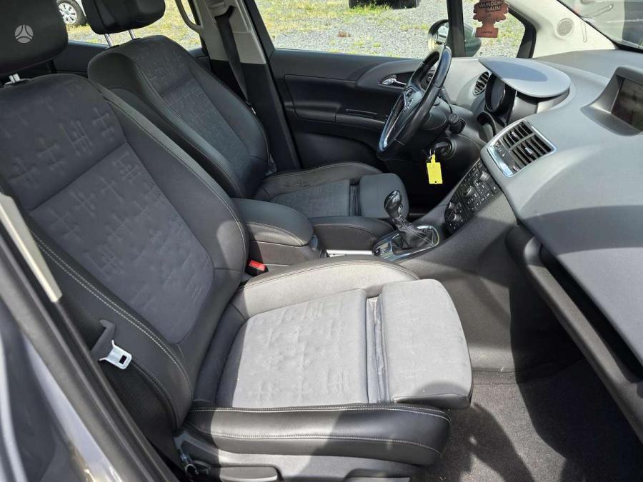 Brown Opel Meriva 2013 in Marijampole, with an engine capacity of 1.69 L and mileage of 280 thousand km for 3700 €, photo 10 on AUTOMOTO.COM.LV
