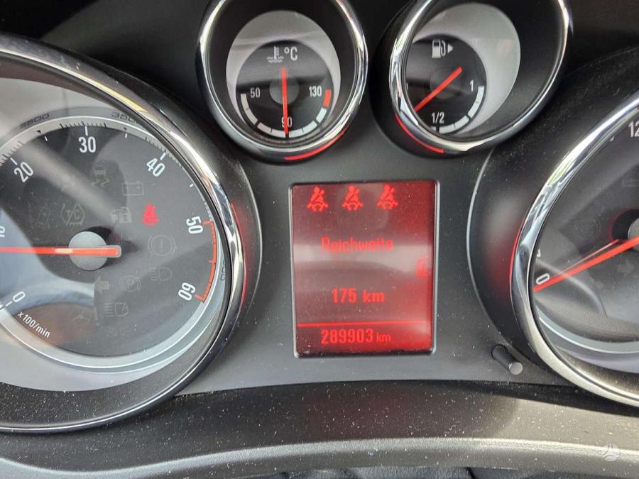 Brown Opel Meriva 2013 in Marijampole, with an engine capacity of 1.69 L and mileage of 280 thousand km for 3700 €, photo 16 on AUTOMOTO.COM.LV