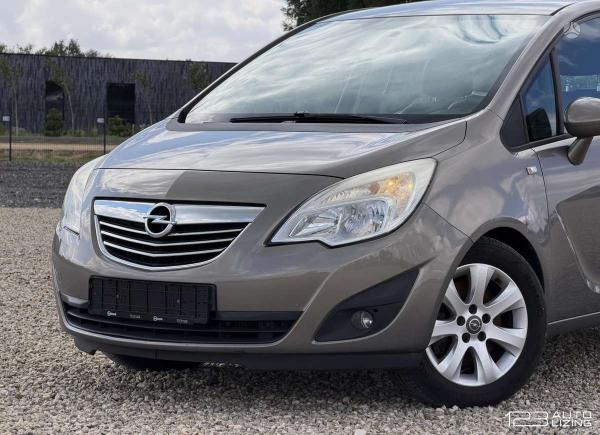 Brown Opel Meriva 2013 in Taurage, with an engine capacity of 1.70 L and mileage of 213 thousand km for 2950 €, photo 3 on AUTOMOTO.COM.LV