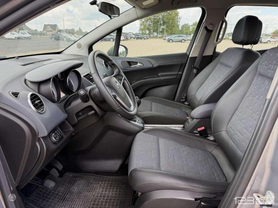 Brown Opel Meriva 2013 in Taurage, with an engine capacity of 1.70 L and mileage of 213 thousand km for 2950 €, photo 10 on AUTOMOTO.COM.LV