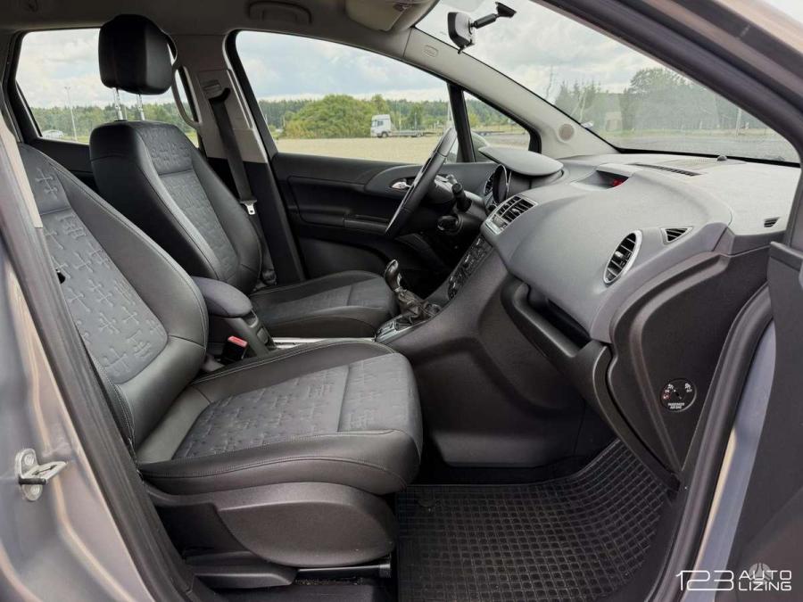 Brown Opel Meriva 2013 in Taurage, with an engine capacity of 1.70 L and mileage of 213 thousand km for 2950 €, photo 13 on AUTOMOTO.COM.LV
