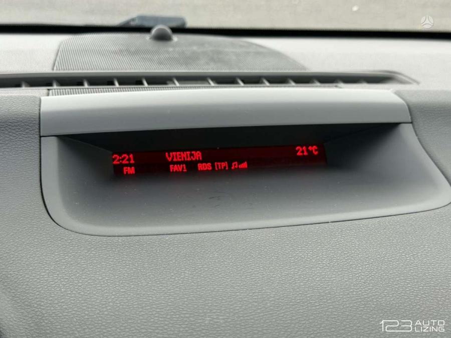 Brown Opel Meriva 2013 in Taurage, with an engine capacity of 1.70 L and mileage of 213 thousand km for 2950 €, photo 19 on AUTOMOTO.COM.LV
