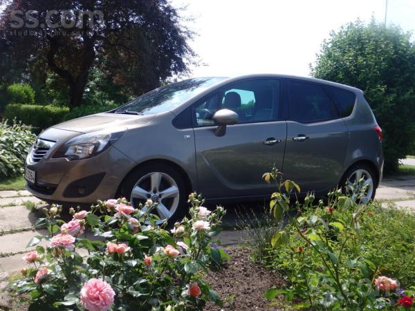 Brown Opel Meriva 2011 in Saldus, with an engine capacity of 1.70 L and mileage of 197 thousand km for 2800 €, photo 8 on AUTOMOTO.COM.LV