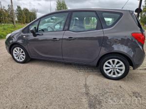 Brown Opel Meriva 2014 in Ogre, with an engine capacity of 1.40 L and mileage of 220 thousand km for 5950 €, photo 8 on AUTOMOTO.COM.LV