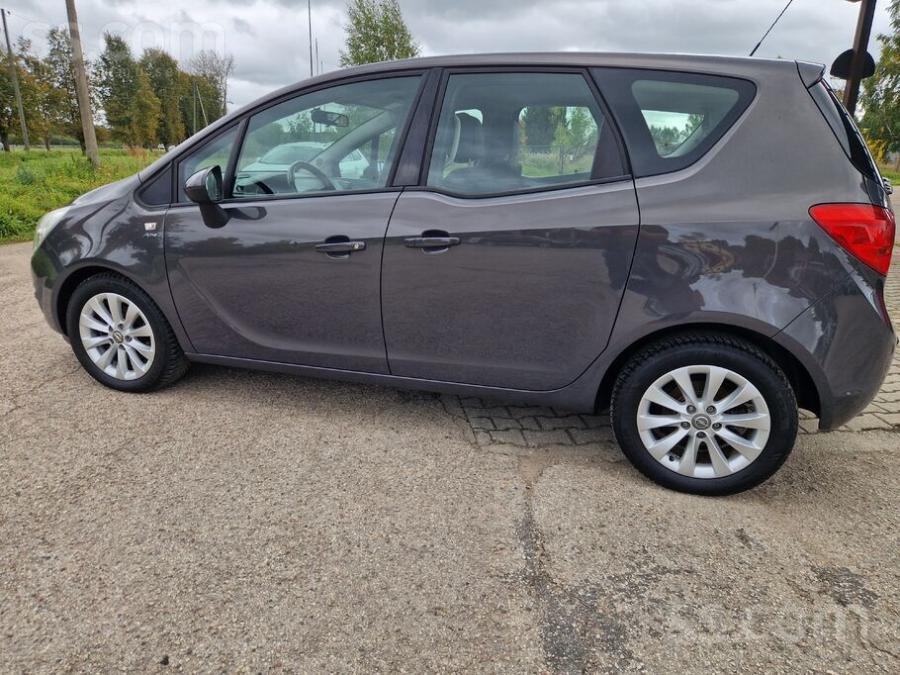 Brown Opel Meriva 2014 in Ogre, with an engine capacity of 1.40 L and mileage of 220 thousand km for 5950 €, photo 8 on AUTOMOTO.COM.LV